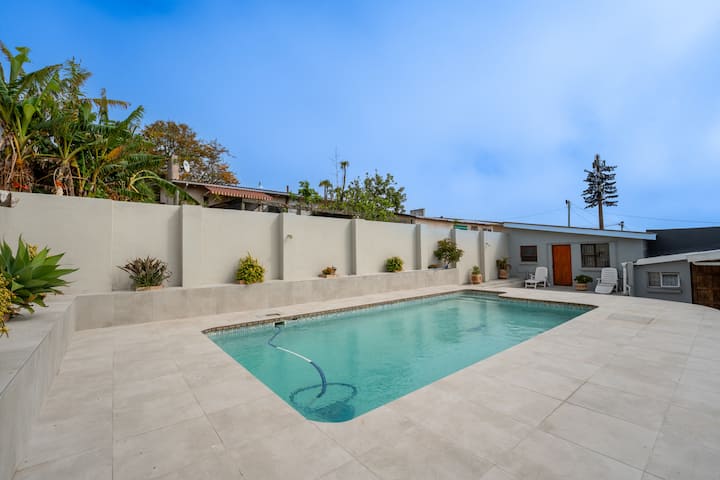 2 Stone's Throw - Port Elizabeth