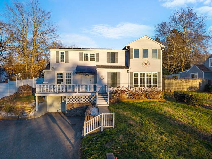 Coastal Escape W/ Pool - Near Niantic & Beaches - Connecticut