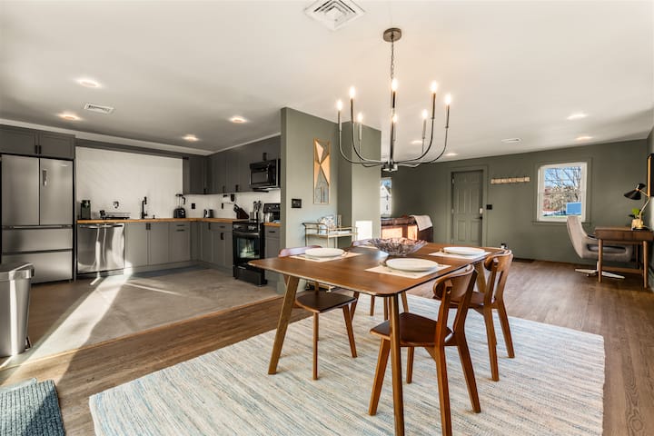 #42 - Stunning Modern 2 Br Home - 2 Min From Hwy - Middletown, CT