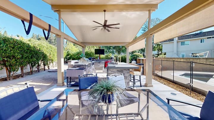 Hills Oasis: Pool, Spa, Gym, Entertainers Backyard - Anaheim, CA