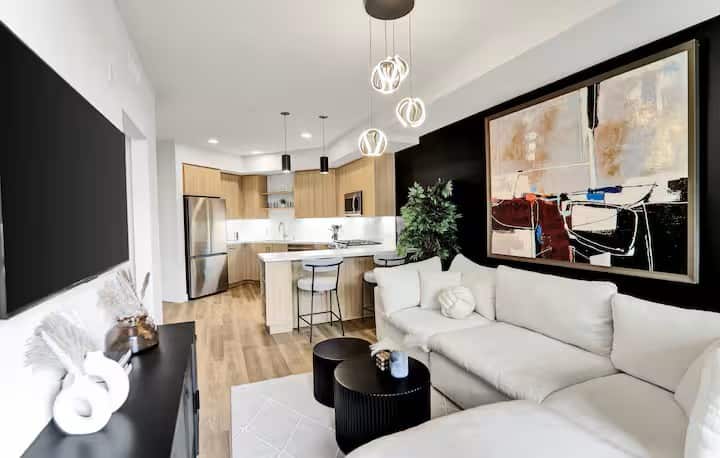 Apt In Dtla, Fully Furnished! - Costa Mesa, CA