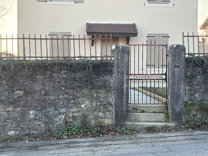 Votre T2 Au Cœur Du Village De L’isle D’abeau - L'Isle-d'Abeau