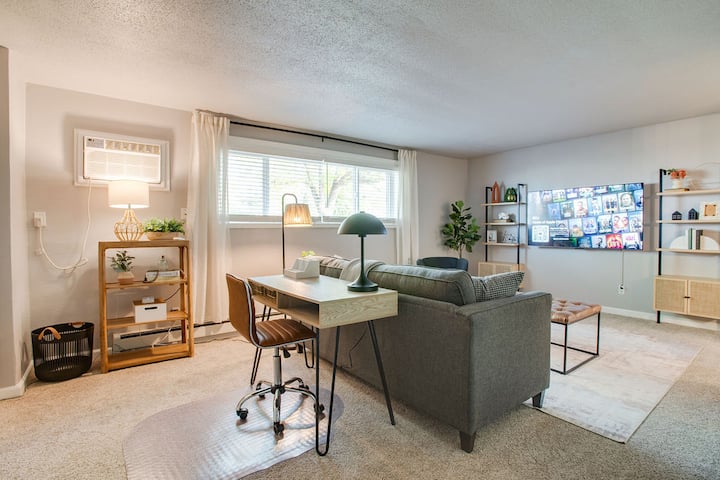 Spacious 1-bed Apartment In West Fargo - Fargo, ND