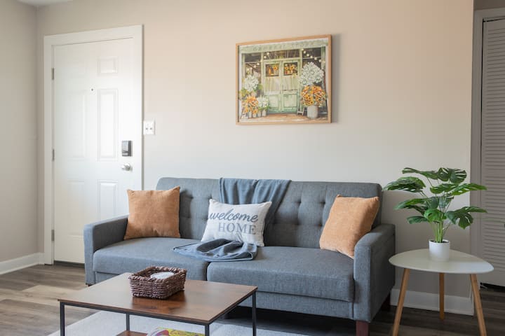 Contemporary 2br Retreat | Near Uab & Hospitals - Homewood, AL