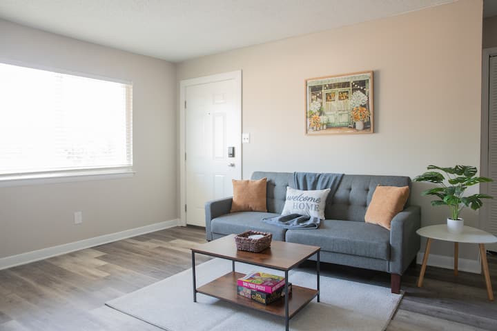 Contemporary 2br Retreat | Near Uab & Hospitals - Homewood, AL
