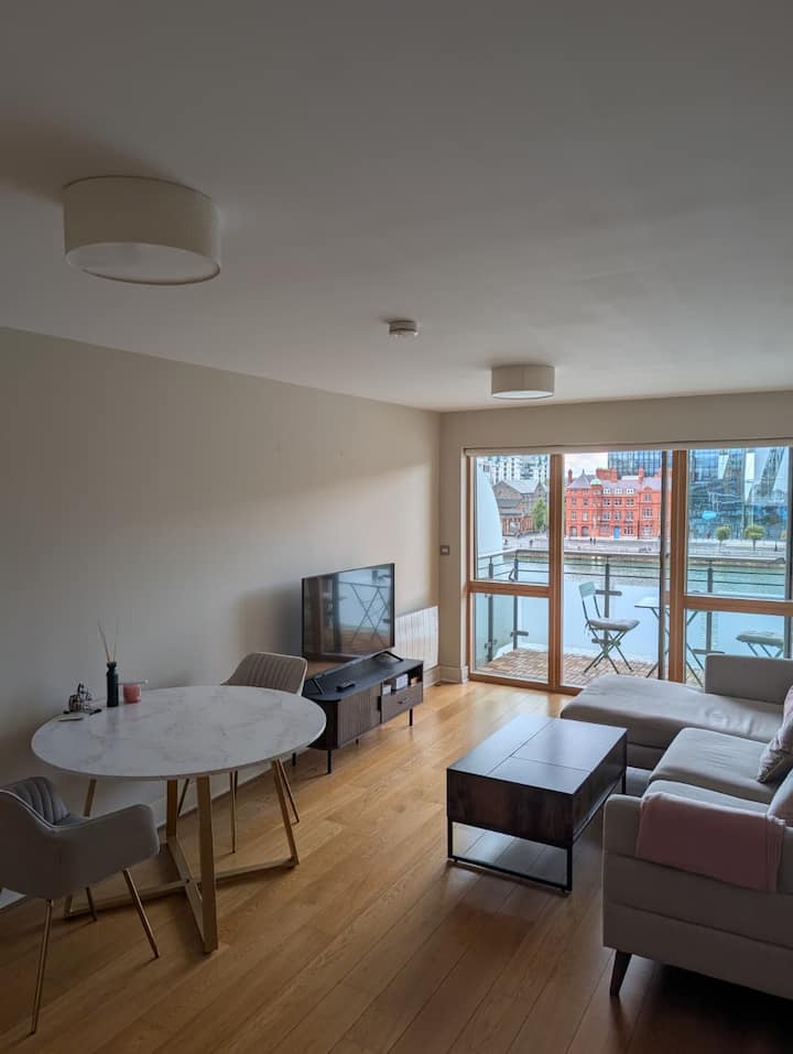 One Bedroom With Stunning River Liffey Views - Dublin