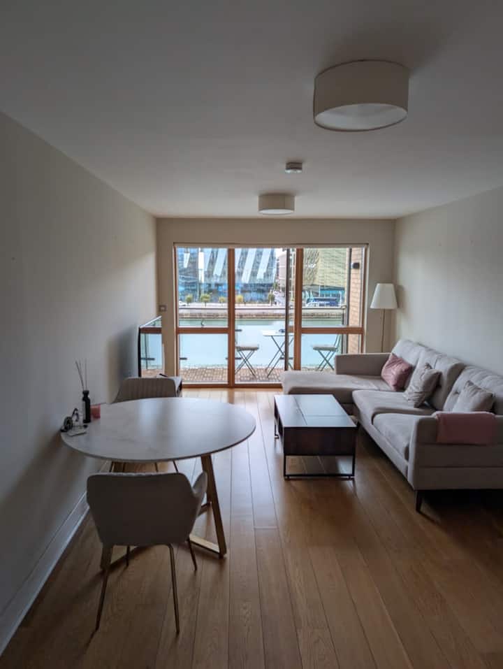 One Bedroom With Stunning River Liffey Views - Dublin