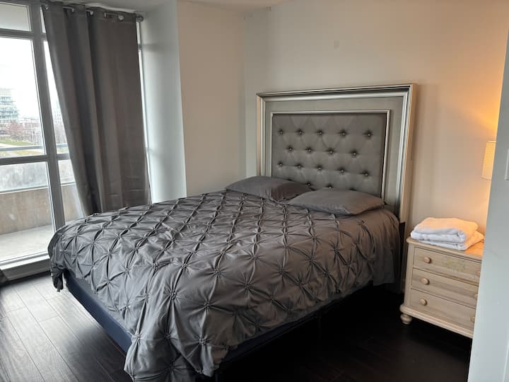 Two Plus One Condo Near Cn Tower W Free Parking - Torontó