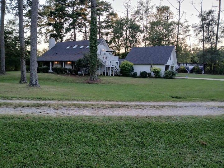 Embassy Elite - Bastrop, LA