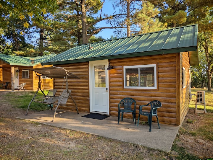 Fireside Cabin 4 | Devils Lake Tiny Cabin W/porch - Natural Bridge State Park, North Freedom