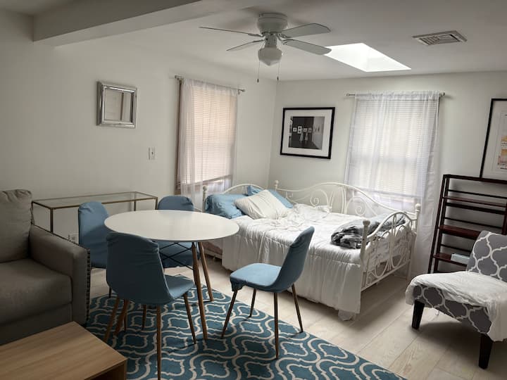 Cozy In-law Suite– Fairfield, Ct- Hh Area - Fairfield, CT