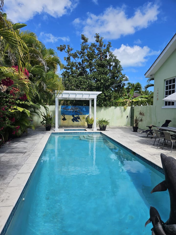 Dolphin Drive - Nasáu