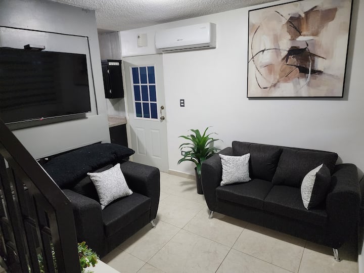 Residencia En Privada - Nogales, AZ