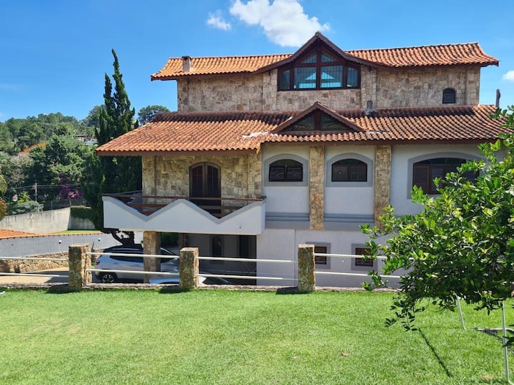 Refúgio Completo Em Atibaia – Conforto&lazer - Atibaia