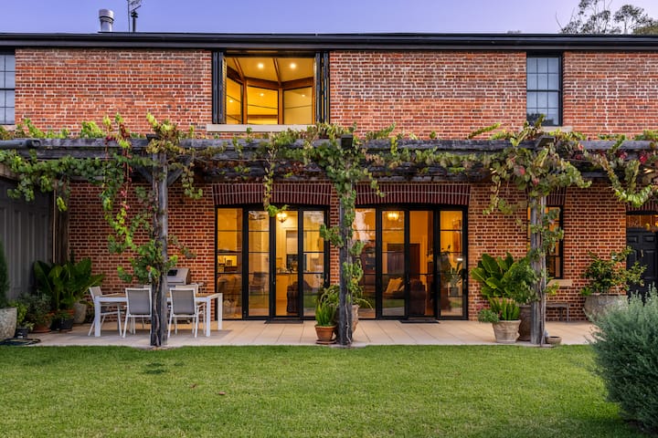 The Warehouse—heritage Elegance In Central Mudgee - Mudgee