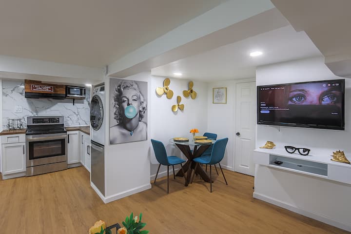 Charming 2 Bedroom Suite @ Parkville - Towson, MD