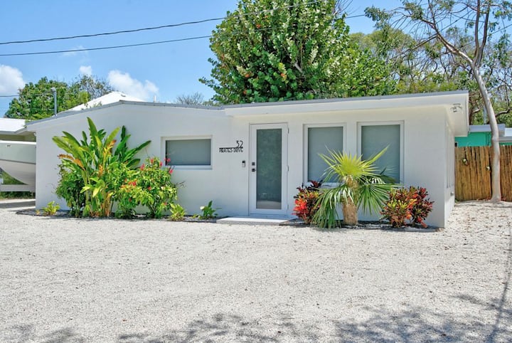 Relax & Recharge In A Key Largo Coastal Cottage - Key Largo