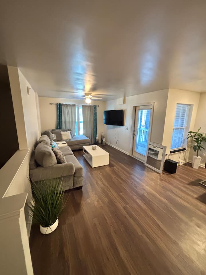 Midtown Modern 1 Br Apt 15 Mins From Downtown! - Savannah, GA