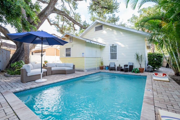 Charming Gillespie Park Bungalow With Pool - Sarasota, FL