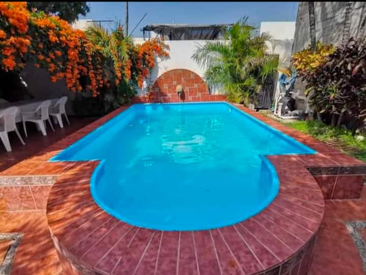 Casa En Ampliacion Unidad Nacional Con Alberca. - Tampico, Mexico