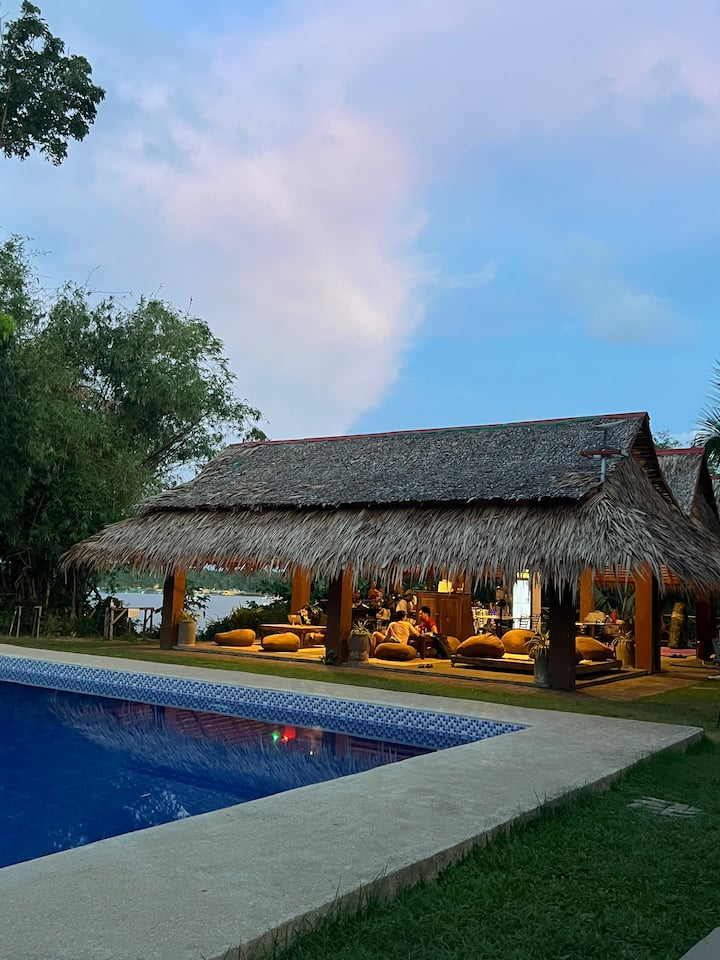 The Oceanfront Haven – 4br Private Hut - Bolinao