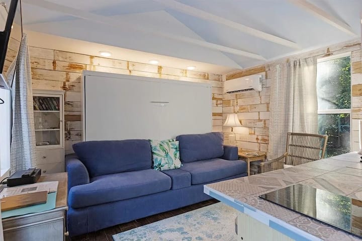 Kemah Cottages On Walsh - Tiny Dream House - Kemah, TX