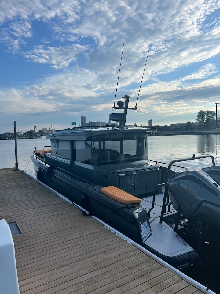 Sturgeon Bay Stealth Boat - Sturgeon Bay, WI