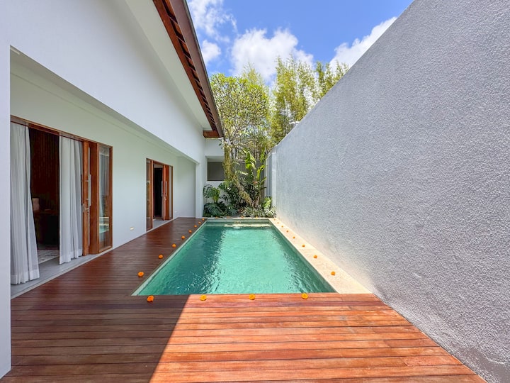 Hot Promo Cozy Open Livingroom Couple Villa Canggu - Canggu