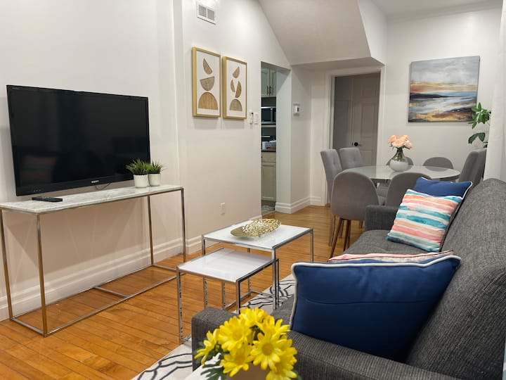 Academic Oasis: Modern Flat Near Westernu & Trails - London, ON, Canada