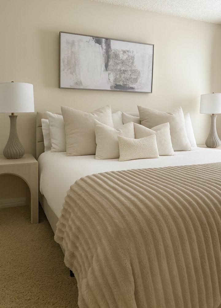 Steps From The Beach /Free Parking - Santa Monica, CA