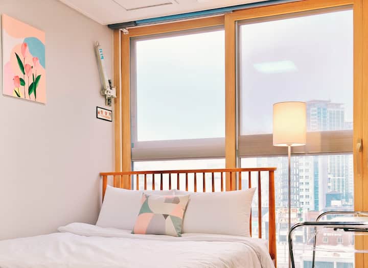 평택역 바로앞706/세탁,취사가능/호텔침구/장기숙박/평택터미널/전통시장/주차불가 - 세교동