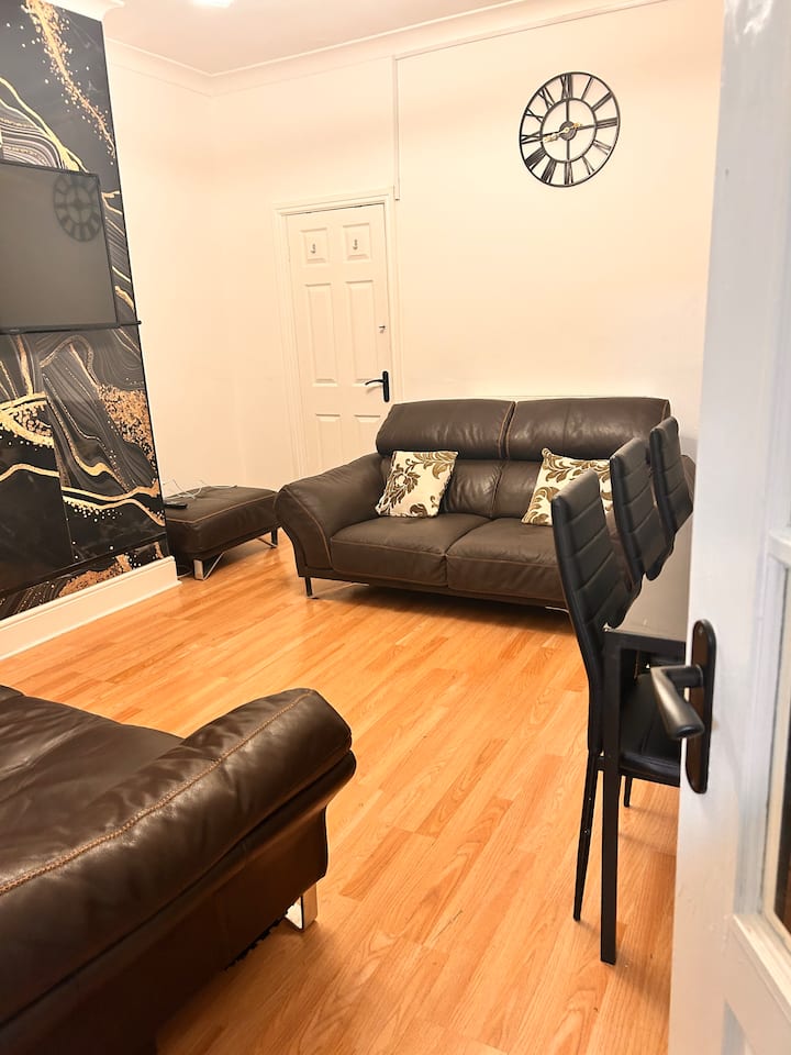 Castle Long Stays Contractors Sleep 8 Wi-fi Park - Burnley