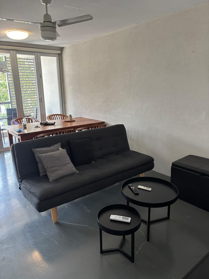 Excellent Location 2 Bed 2 Bath - Brisbane