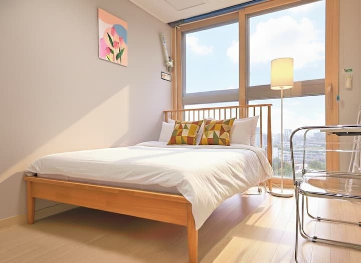 평택역 바로앞707/세탁,취사가능/​호텔침구/장기숙박할인/평택터미널/전통시장/주차불가 - 공도읍