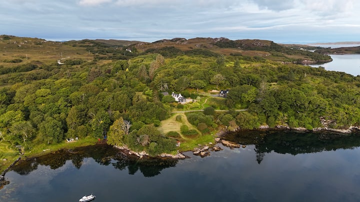 Private Shoreline Retreat With Stunning Views - Gairloch