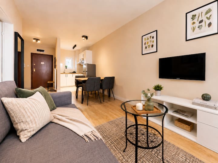 Modern 1 Bedroom Apartment With Free Parking - Budapest