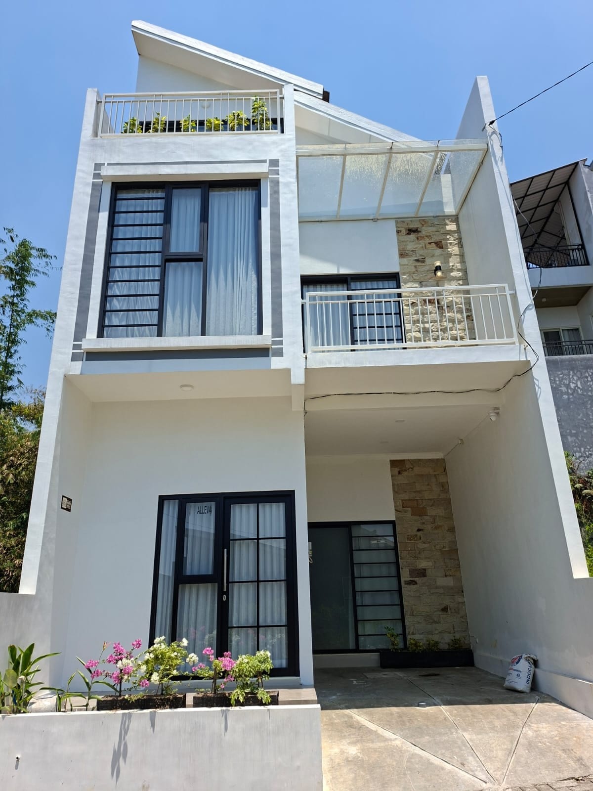 Villa Estetik Aleva, Oro Oro Ombo-Batu City - Villas for Rent in Batu ...