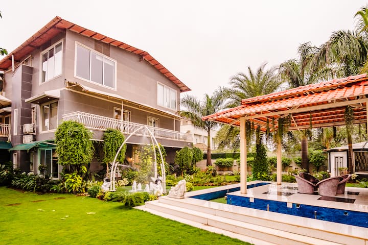 Getaway W/ Pvt Pool, Garden & Jacuzzi Room - Lonavla