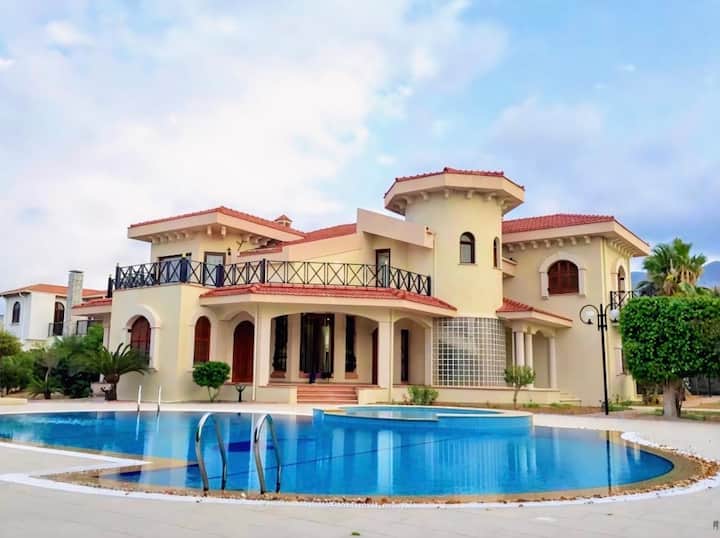 Cyprus Palace - 4 Bedroom - ÇAtalköy - Cyprus