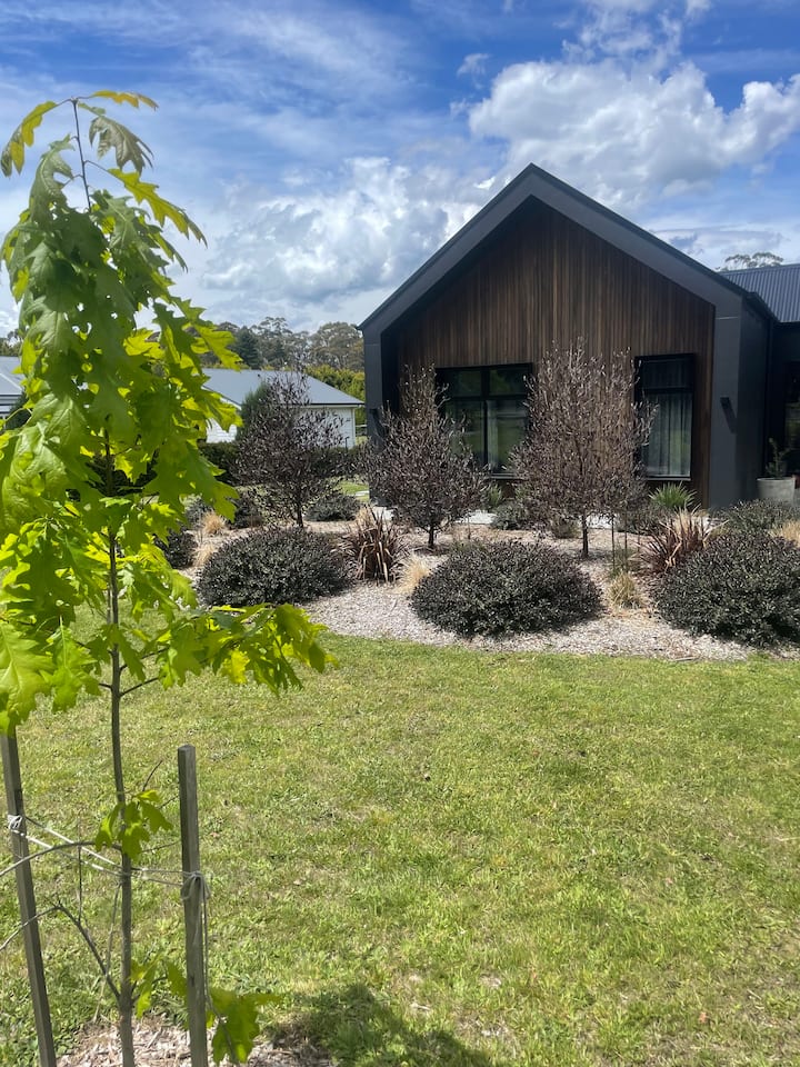 Tranquility In Trentham - Trentham