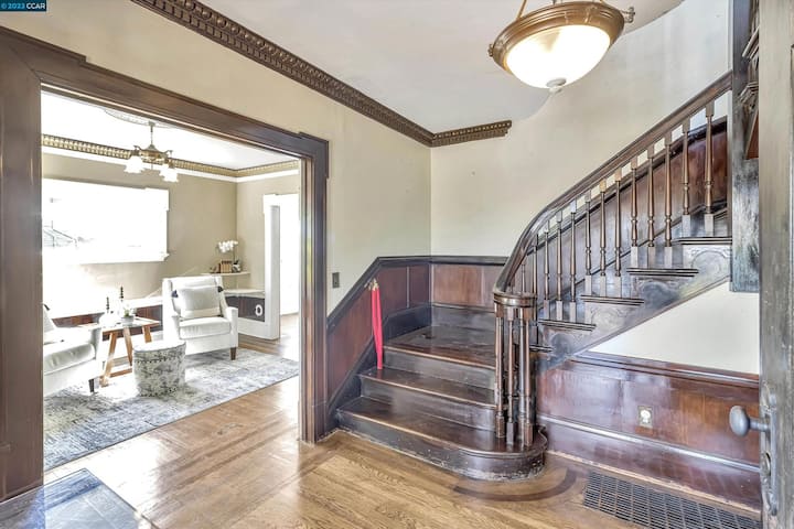 Home Away From Home: Cozy, Quiet, And Central! - Oakland, CA