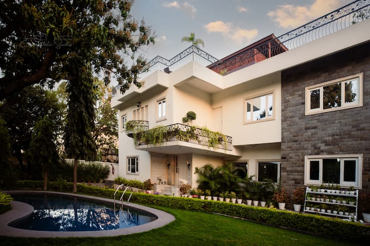 Galaxy 7 Bhk Central Villa & Pool-breakfast-garden - Udaipur