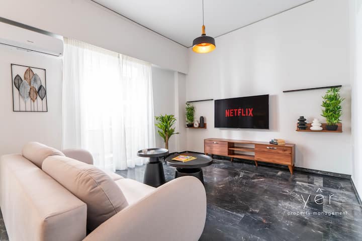 Elegant & Modern 2br Apartment @Piraeus Marina - Пирей