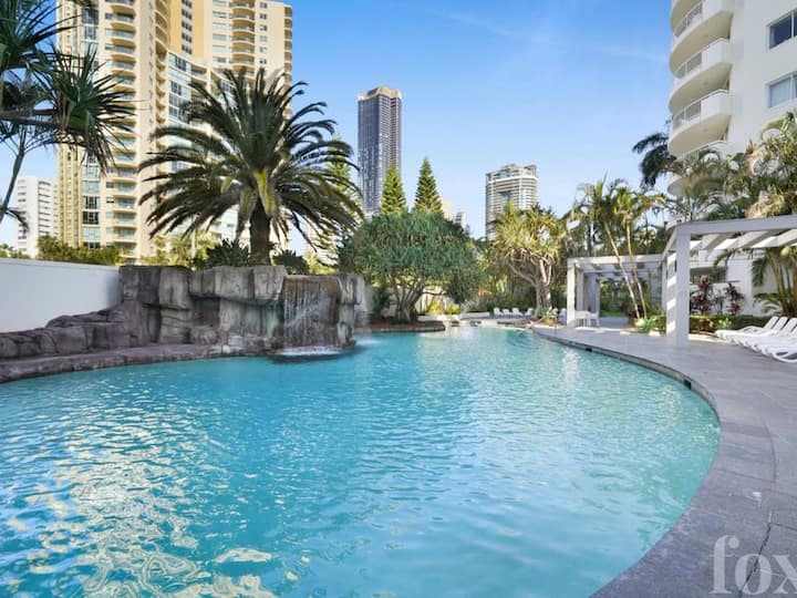 Blue Lagoon - Budds Beach - Hamptons Retreat - Gold Coast