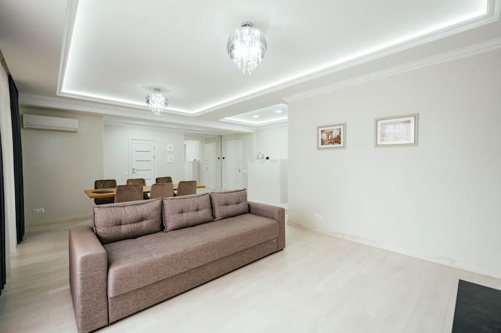 Spacious City Park Apartment - Chișinău