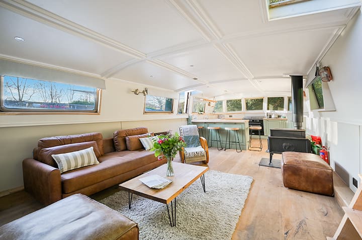 Beautiful Wide Beam Houseboat - London, UK