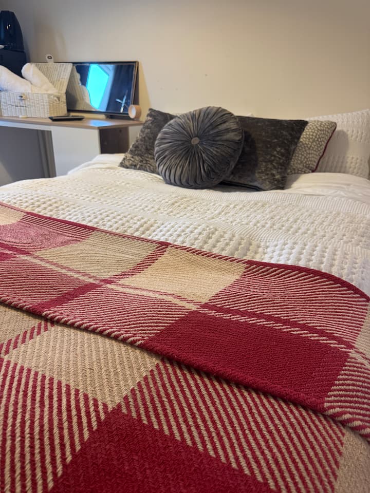 A Serene Haven Near Redhill Town Center - Redhill