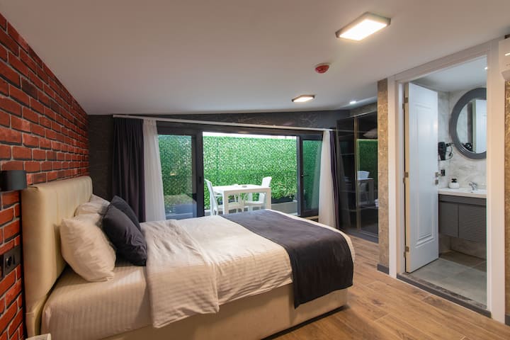 Bright & Stylish Room With Balcony Maltepe - Prinseneilanden