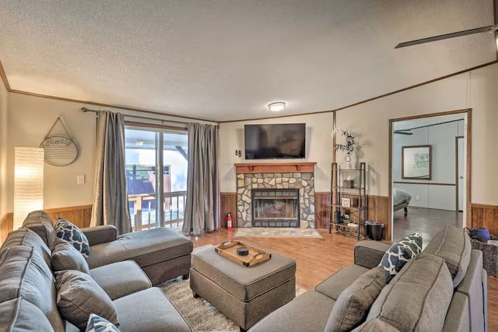 *New*vilas Getaway: Hot Tub, Game Room & Mtn Views - Blowing Rock, NC