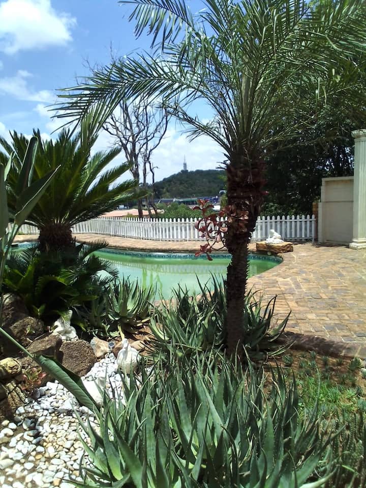 Sonryk Space Elegance And High Society Hideaway. - Stilfontein